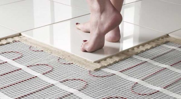 Vloerverwarming + PVC Vloer [Prijs - Opstookprotocol] | WarmerHuis